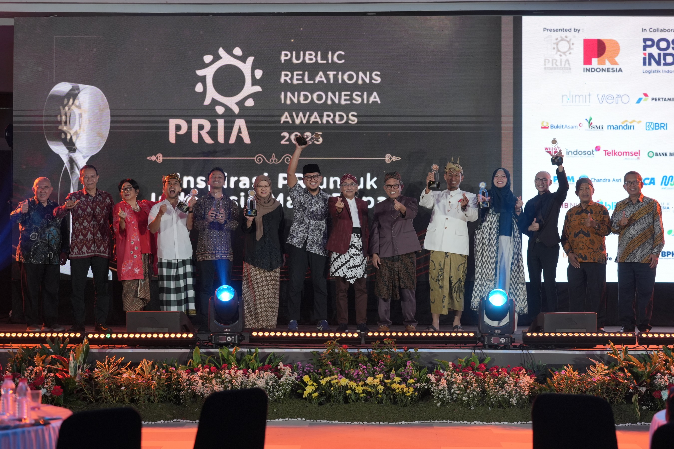 Puncak Satu Dekade PRIA 2025 Digelar di Bandung, Enam Institusi Raih Platinum - PR INDONESIA